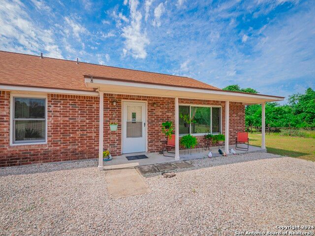 Devine, TX Homes For Sale & Devine, TX Real Estate | Trulia