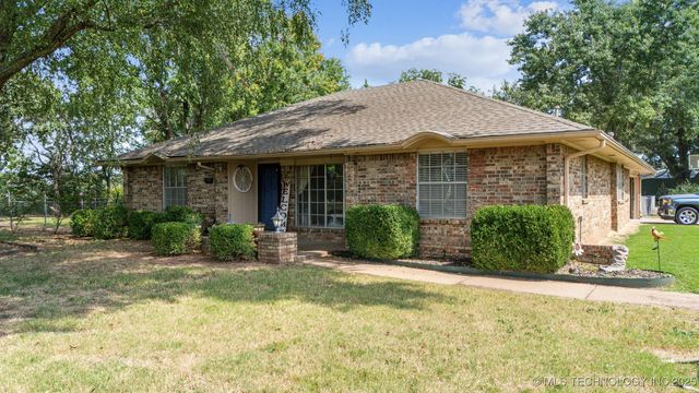 Broken Arrow, OK Single Family Homes For Sale - 116 Listings | Trulia