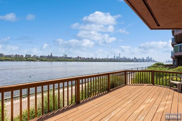 Edgewater, NJ Condos For Sale - 45 Listings | Trulia