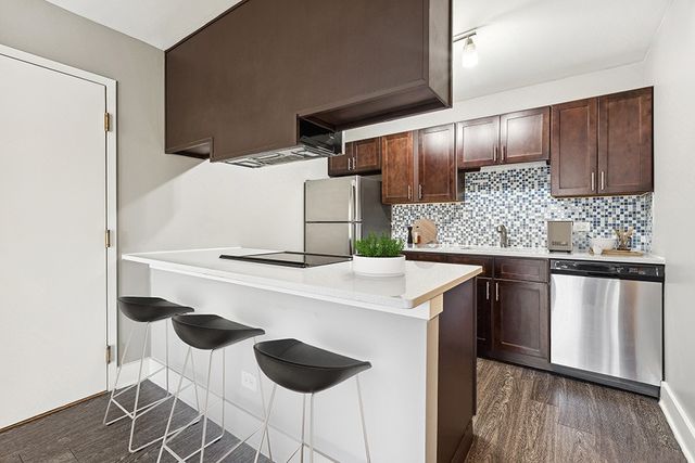 710 S Eola Rd #6157006, Aurora, IL 60504 - See Est. Value, Schools & More