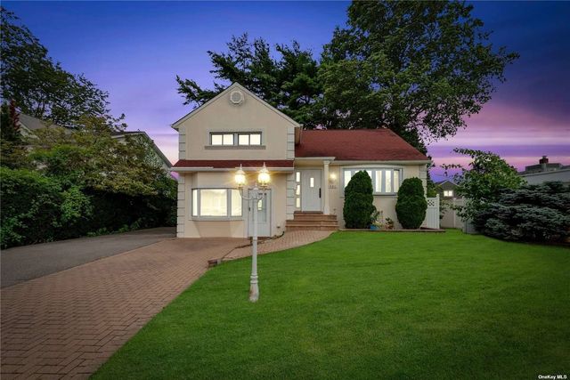 Plainview, NY Homes For Sale & Plainview, NY Real Estate | Trulia