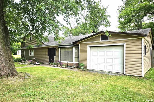 Flora, IL Homes For Sale & Real Estate