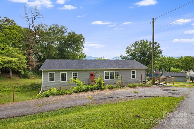 Clyde, NC Homes For Sale & Real Estate - 158 Homes | Trulia