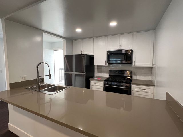16550 Vanowen St #103, Van Nuys, CA 91406 - See Est. Value, Schools & More