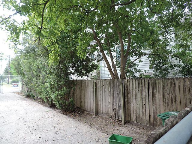 1215&1217 N Durham Dr, Houston, TX 77008 - See Est. Value, Schools & More