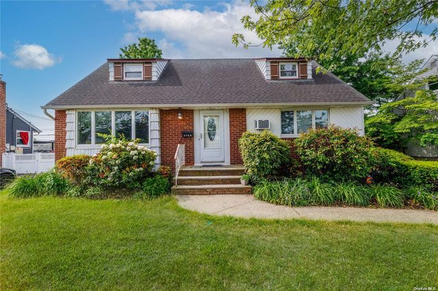 Wantagh, NY Homes For Sale & Wantagh, NY Real Estate | Trulia