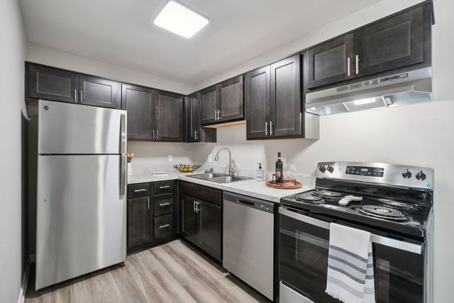 38001 Club House Ln #C102, Harrison Township, MI 48045 - See Est. Value ...