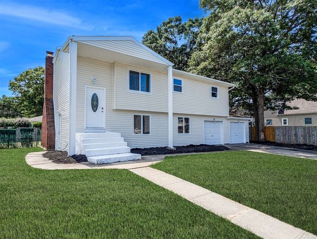 Holbrook, NY Homes For Sale & Real Estate