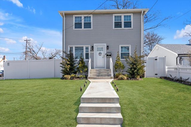 Merrick, NY Homes For Sale & Real Estate