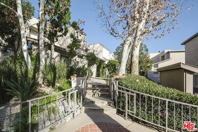 15141 Magnolia Blvd, Sherman Oaks, CA 91403 - See Est. Value, Schools ...