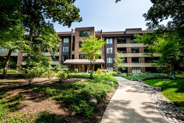Oak Brook, IL Condos For Sale - 13 Listings | Trulia