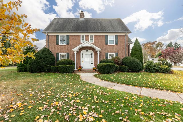 Manchester, CT Homes For Sale & Real Estate