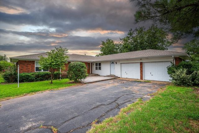 Crescent, OK Homes For Sale & Crescent, OK Real Estate | Trulia