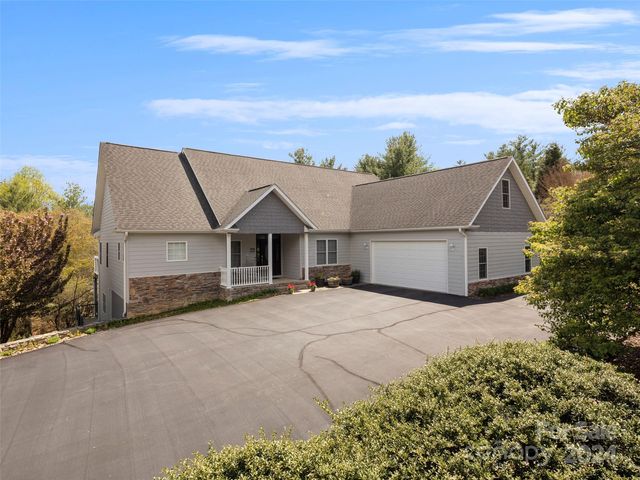 Hendersonville, NC Homes For Sale & Hendersonville, NC Real Estate | Trulia