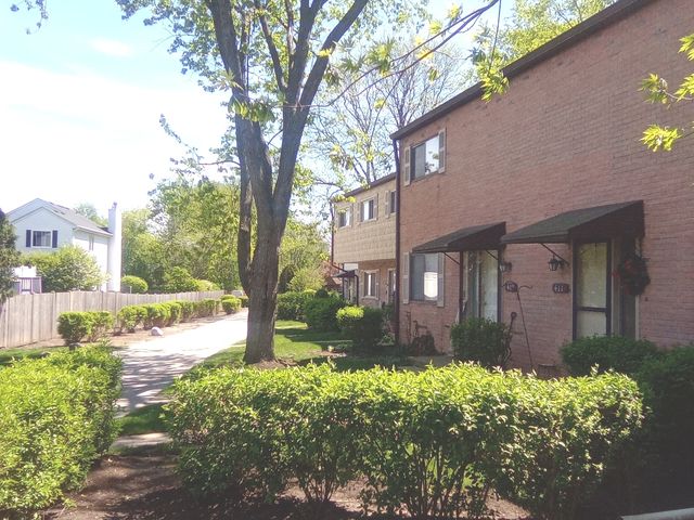 Wheeling, IL Homes For Sale & Wheeling, IL Real Estate | Trulia