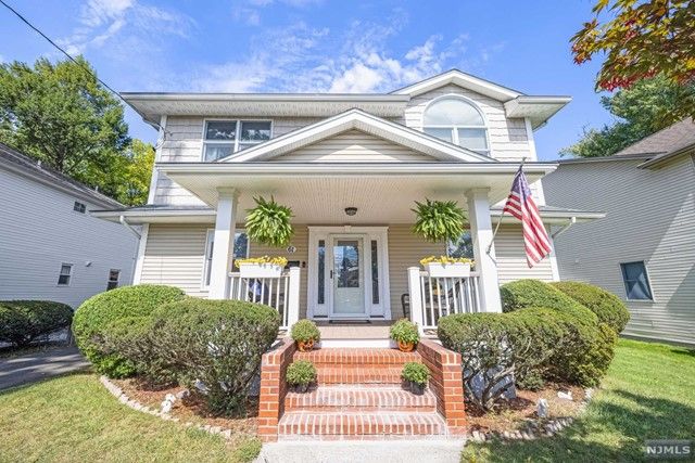 Cresskill, NJ Homes For Sale & Real Estate