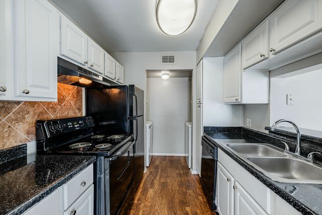 8301 Sandstone Ct #30-S8477201, Tampa, FL 33615 - See Est. Value ...