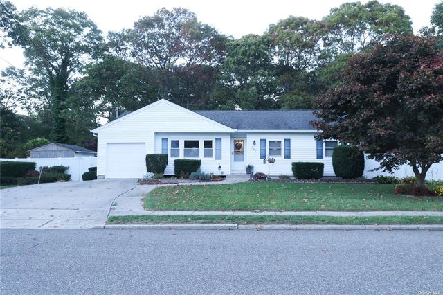 Holbrook, NY Homes For Sale & Real Estate