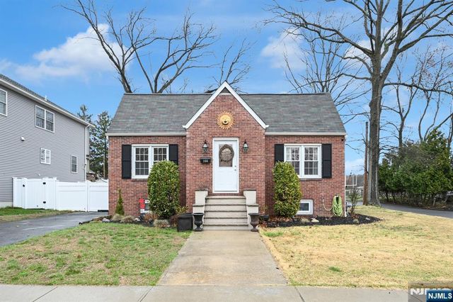 Emerson, NJ Homes For Sale & Real Estate