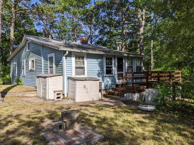 37 Lakeview Rd, Plymouth, MA 02360 - See Est. Value, Schools & More