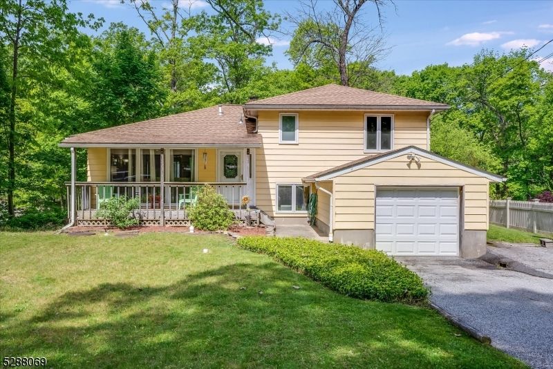 1 Winding Way, Andover, NJ 07821 - See Est. Value, Schools & More