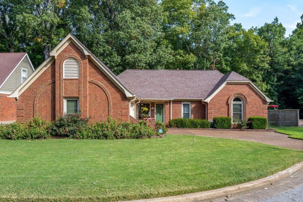 8960 E Glendale Ct #120, Cordova, TN 38018 - See Est. Value, Schools & More