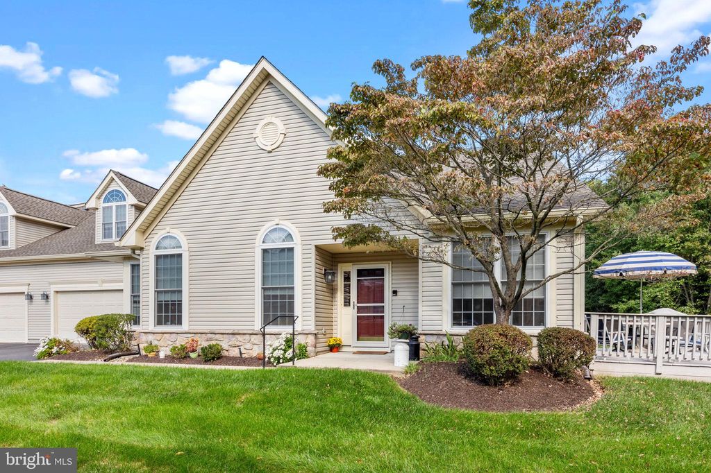 944 Daylily Dr, Langhorne, PA 19047 - See Est. Value, Schools & More