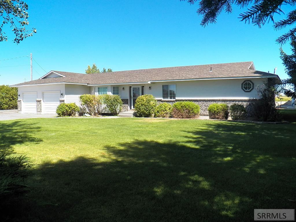 73 N 100 W, Blackfoot, ID 83221 - See Est. Value, Schools & More