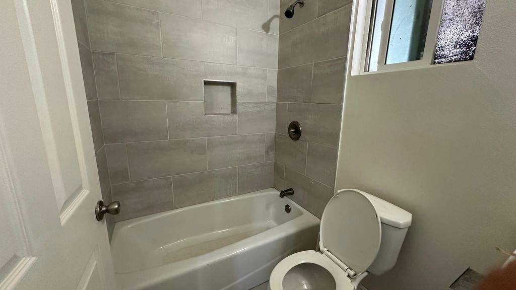 983 Kenwood St #B, Upland, CA 91784 - See Est. Value, Schools & More