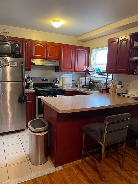 725 E 181st St #2A, Bronx, NY 10457 - See Est. Value, Schools & More