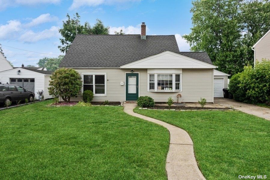 8 Dale Lane, Levittown, NY 11756 | Trulia