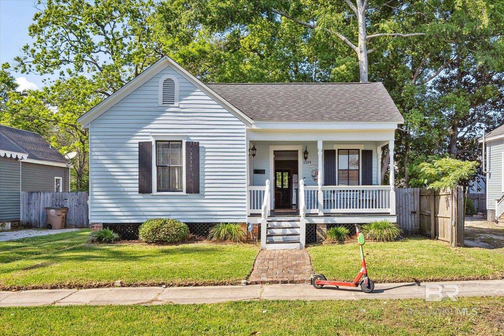 1104 Old Shell Rd, Mobile, AL 36604 - See Est. Value, Schools & More