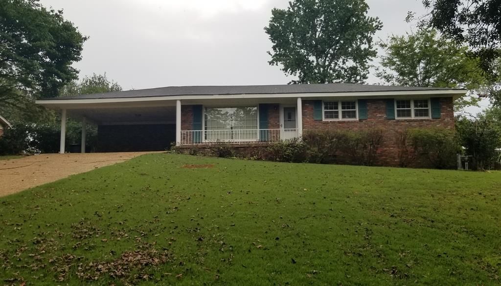 601 W Lakeside Dr, Florence, AL 35630 - See Est. Value, Schools & More