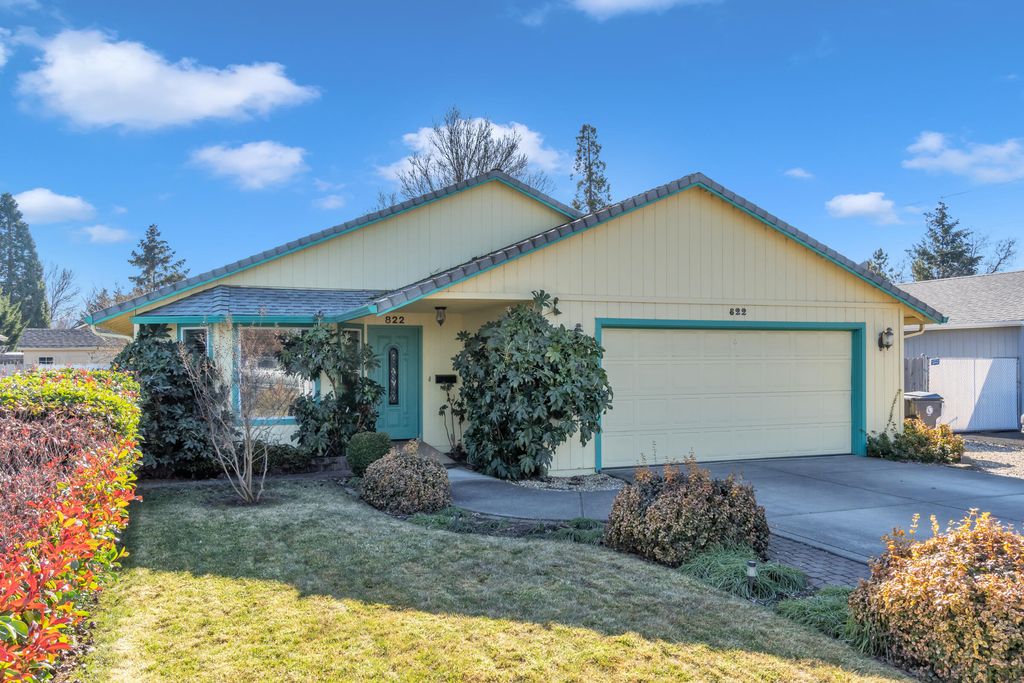 822 Hopkins Rd, Central Pt, OR 97502 - See Est. Value, Schools & More