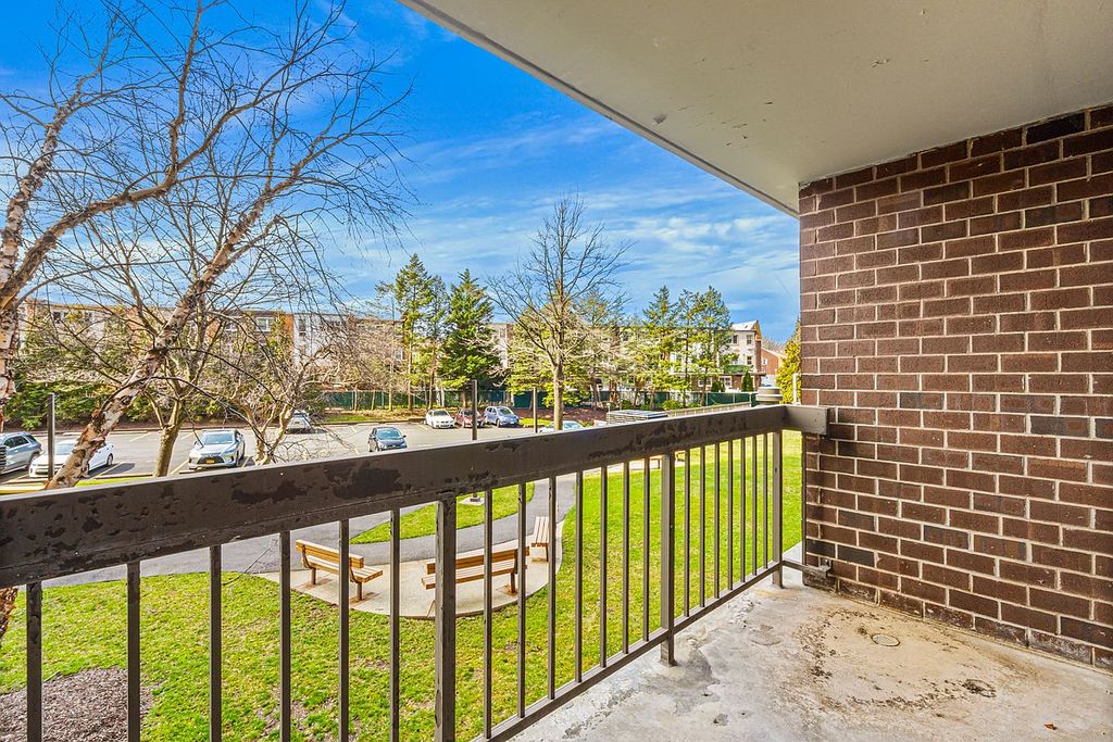 1 Bay Club Dr #2A, Bayside, NY 11360 - See Est. Value, Schools & More