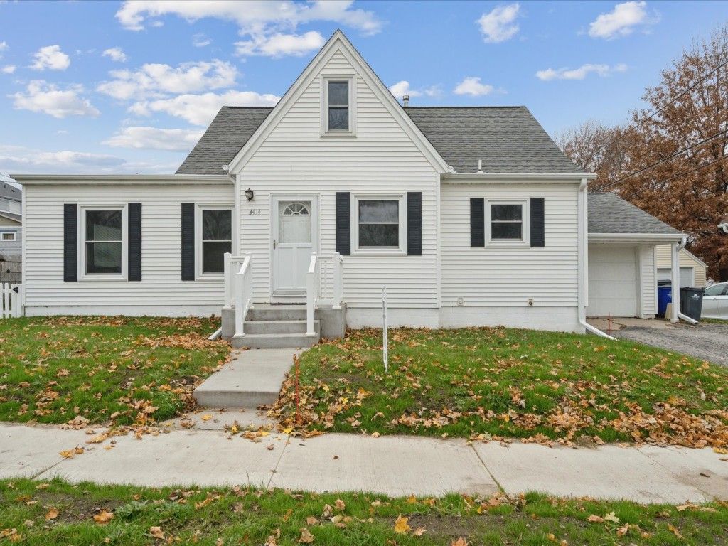 3414 E Ave NE, Cedar Rapids, IA 52402 - See Est. Value, Schools & More