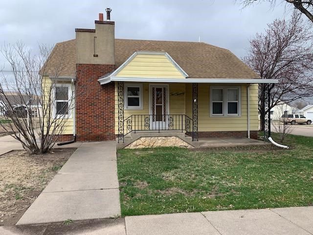 220 E 6th St, Hoisington, KS 67544 | Trulia