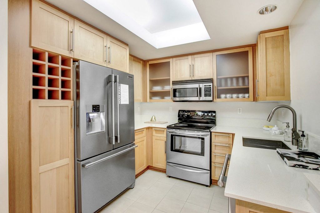 10599 Wilshire Blvd #502, Los Angeles, CA 90024 - Trulia | Trulia