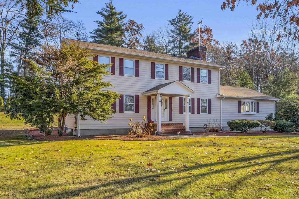 20 Robin Drive, Hudson, NH 03051 - See Est. Value, Schools & More