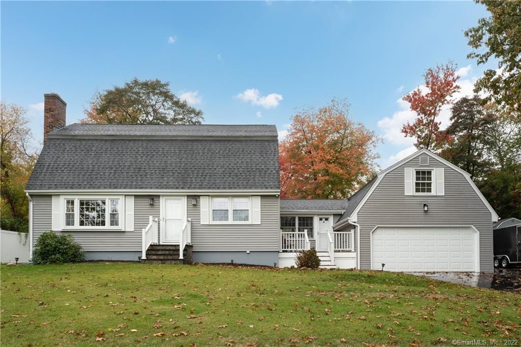 5 Tamarack Dr, Clinton, CT 06413 - See Est. Value, Schools & More