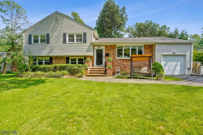 69 Sutton Dr, Berkeley Heights, NJ 07922 - See Est. Value, Schools & More