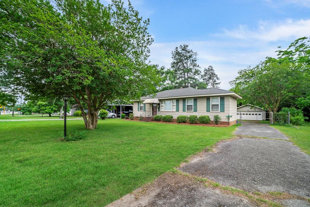 1127 Chestnut St, Orangeburg, SC 29115 | MLS# 48016 | Trulia