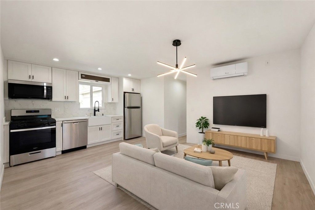 4183 3/4 Tujunga Studio Ctr, Studio City, CA 91604 | MLS# SR25282091 ...