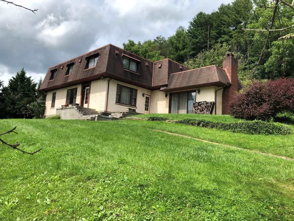 693 Perdue Hollow Rd, Bluefield, WV 24701 - See Est. Value, Schools & More