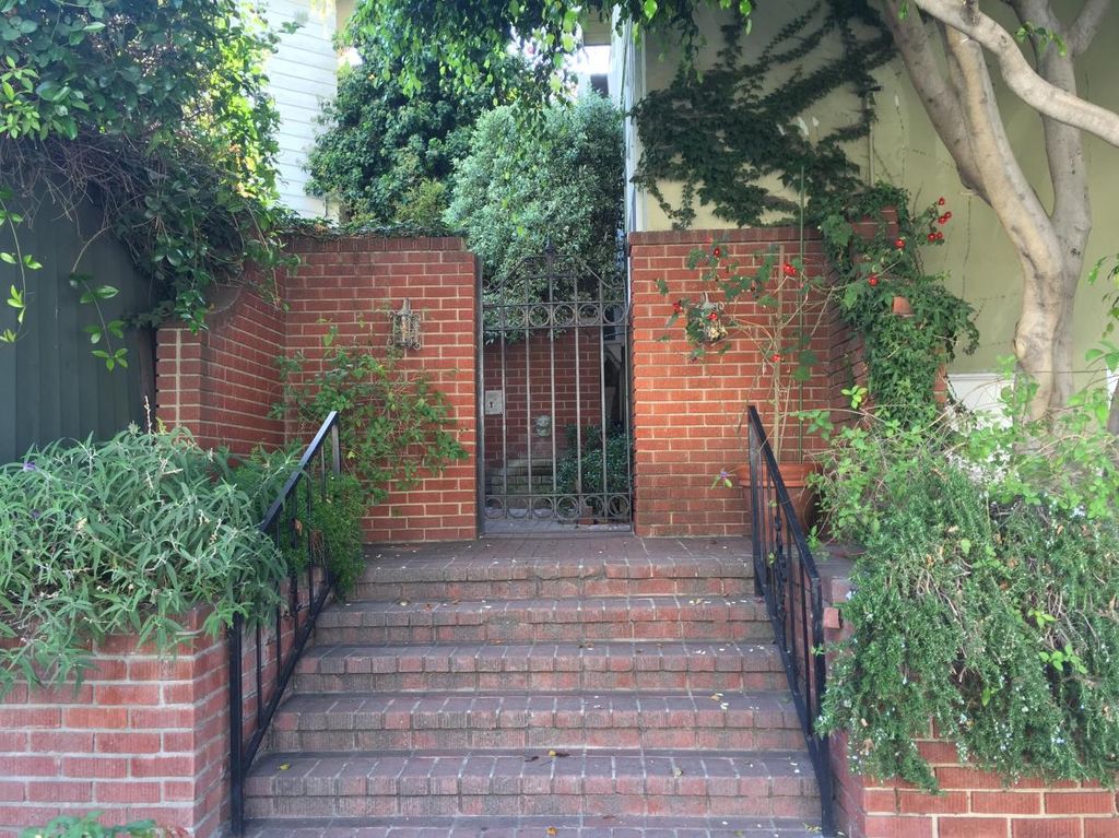 11686 Bellagio Rd, Los Angeles, CA 90049 - See Est. Value, Schools & More