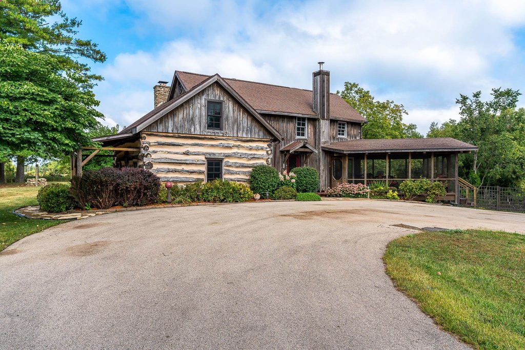 6775 W Blackjack Rd, Hanover, IL 61041 - See Est. Value, Schools & More