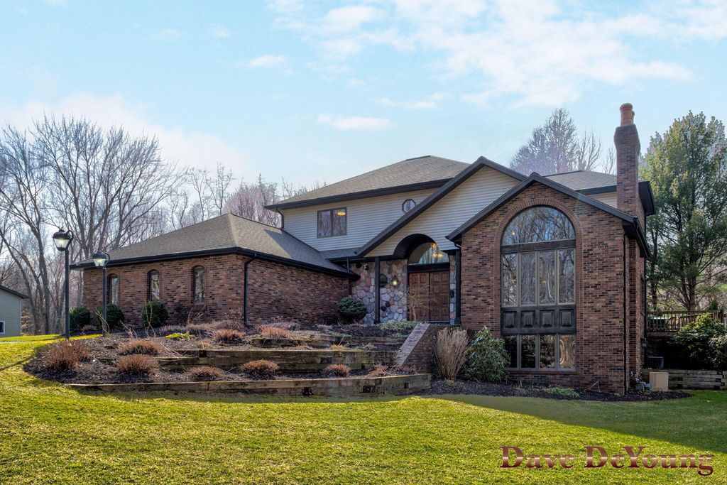 1256 W Lakewood Blvd, Holland, MI 49424 - See Est. Value, Schools & More