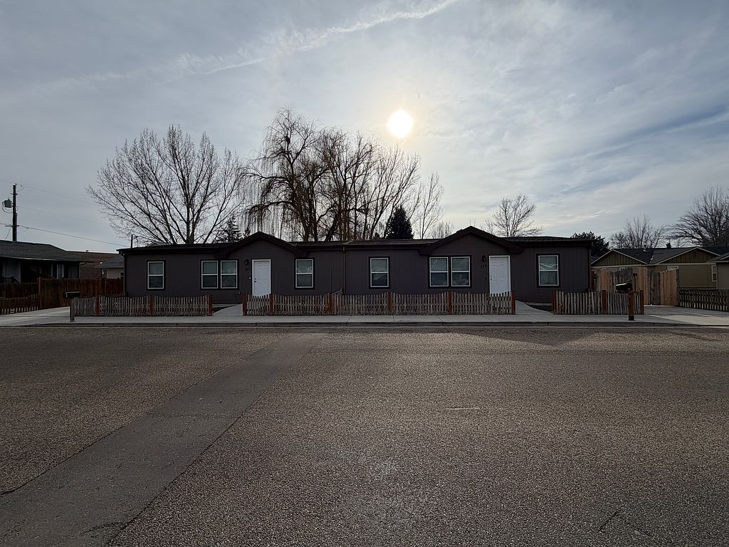352 & 374 E Idaho St, Middleton, ID 83644 - Trulia | Trulia