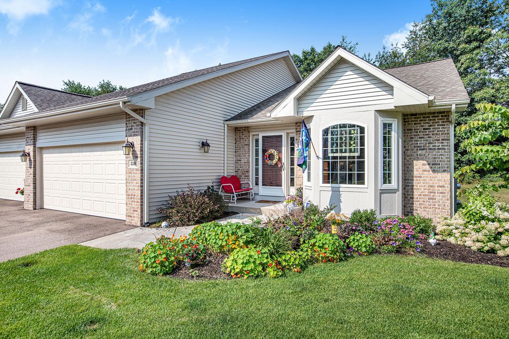 118 Round Hill Rd, Kalamazoo, MI 49009 - See Est. Value, Schools & More