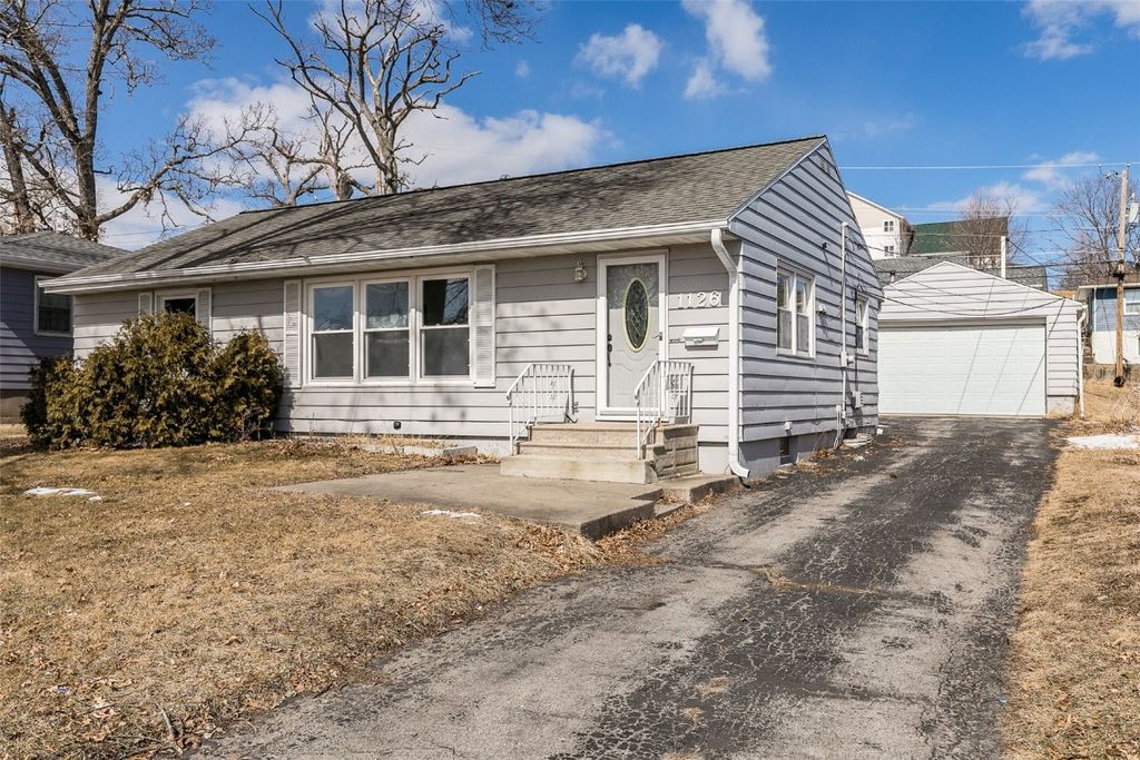1126 N Ave NW, Cedar Rapids, IA 52405 - See Est. Value, Schools & More